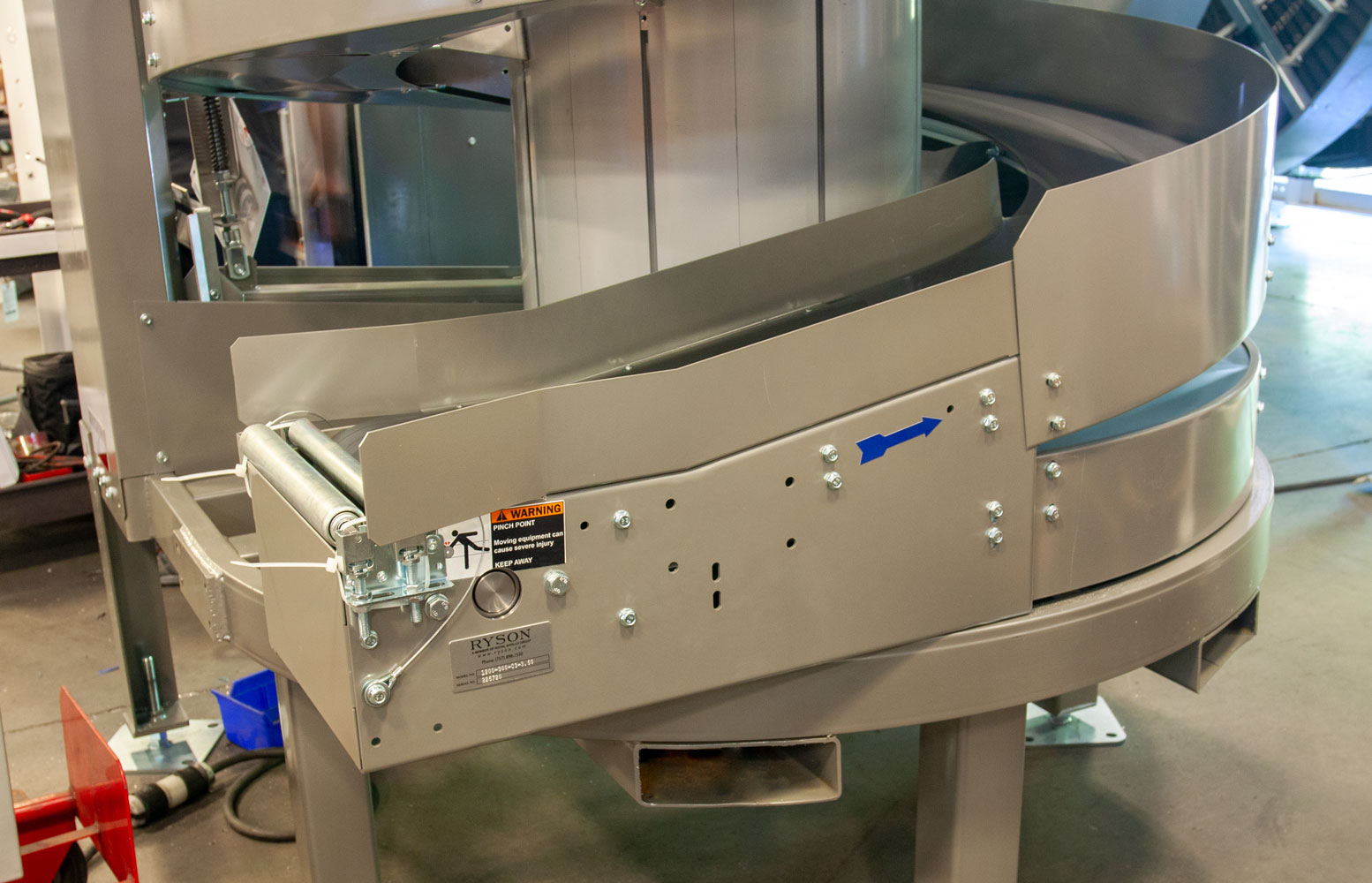 Fork Pockets on a Short Spiral Allows Line Flexibility. - Ryson